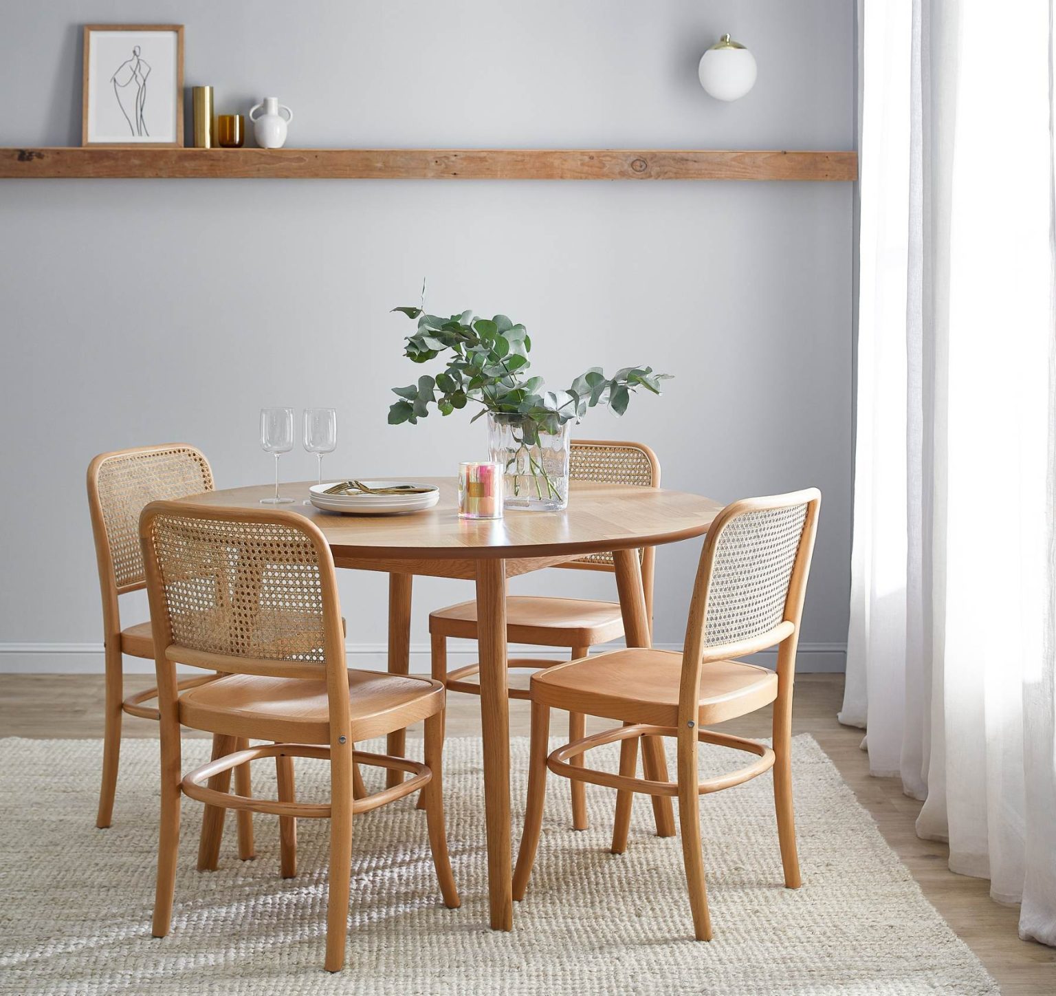 20 Best Dining Table Centrepiece Ideas for All Table Shapes