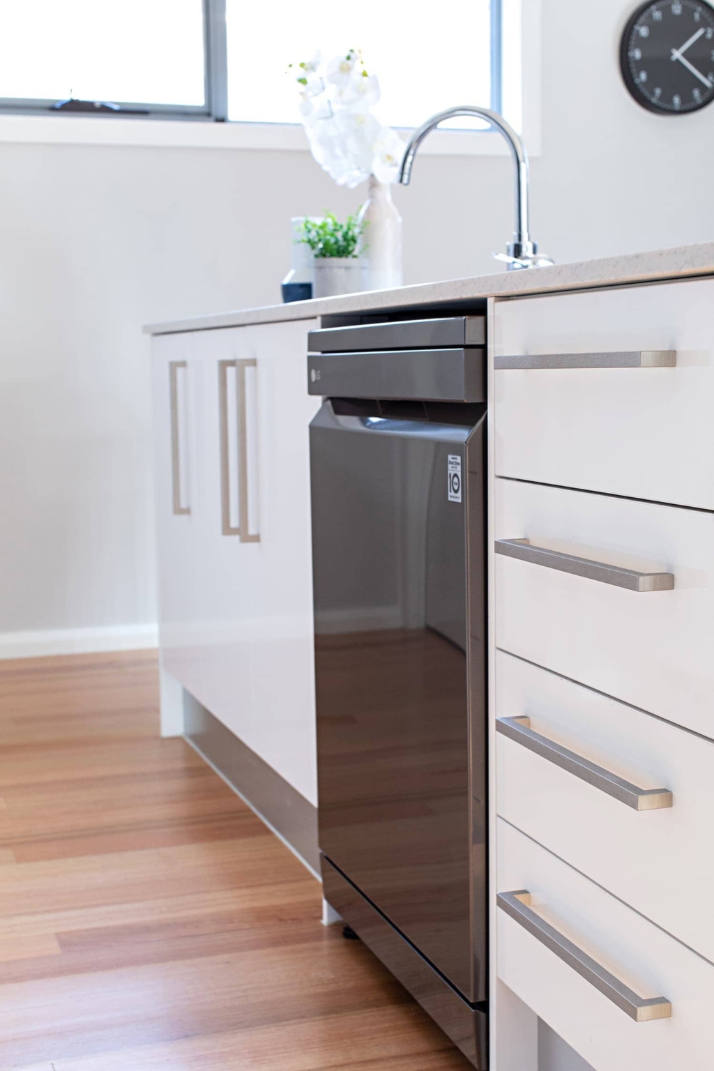 How to Stack a Dishwasher Properly