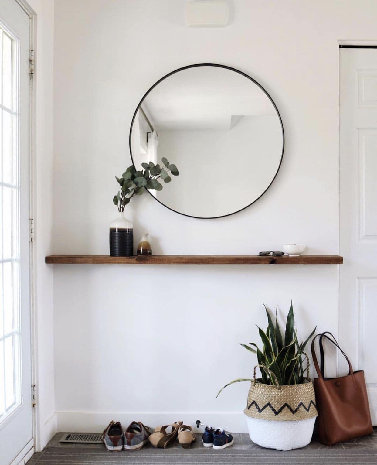 Decorating A Small Entryway 4 Ways To Do It